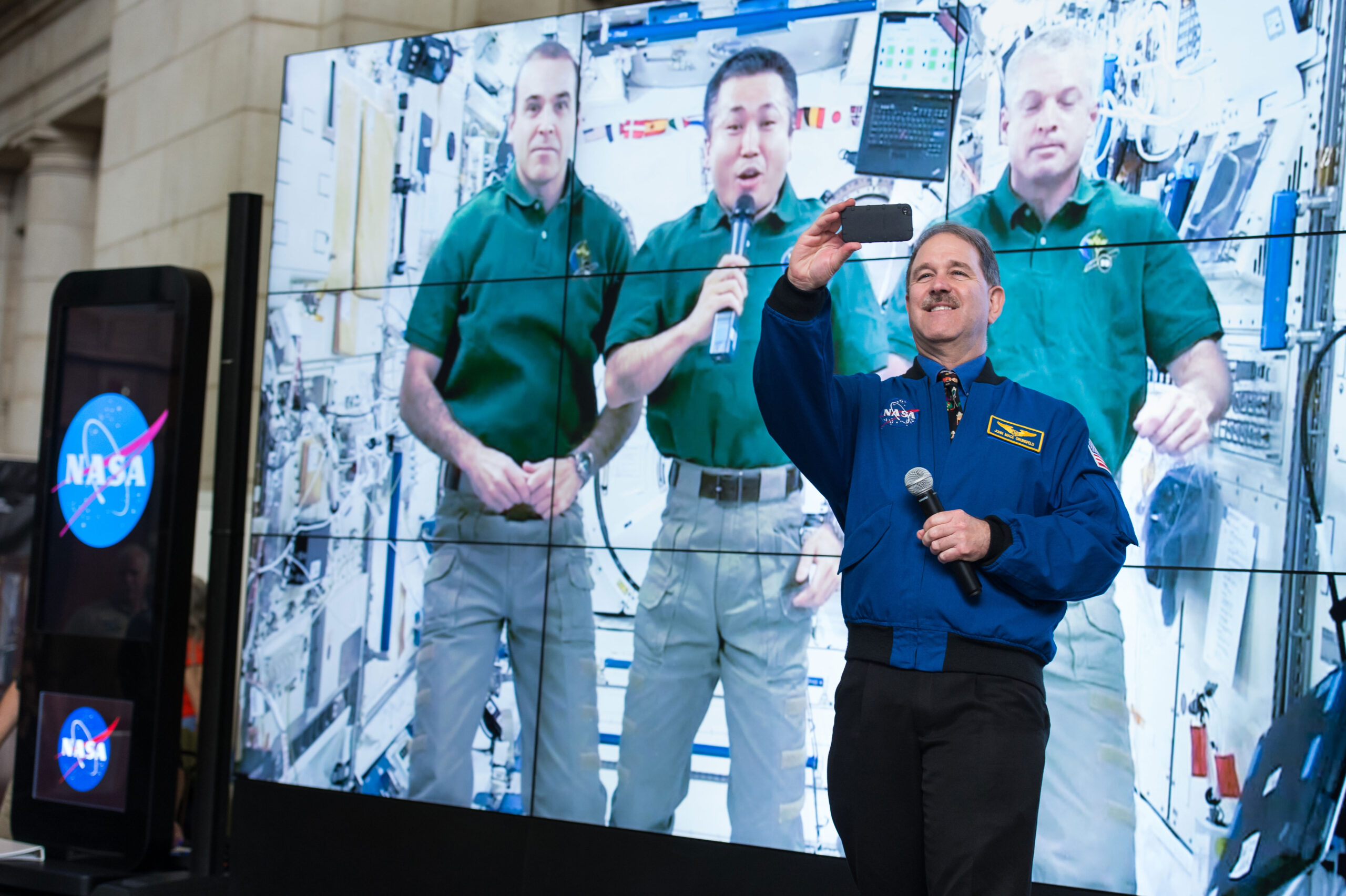 NASA selfie during Earth Day 2014 - RocketSTEM