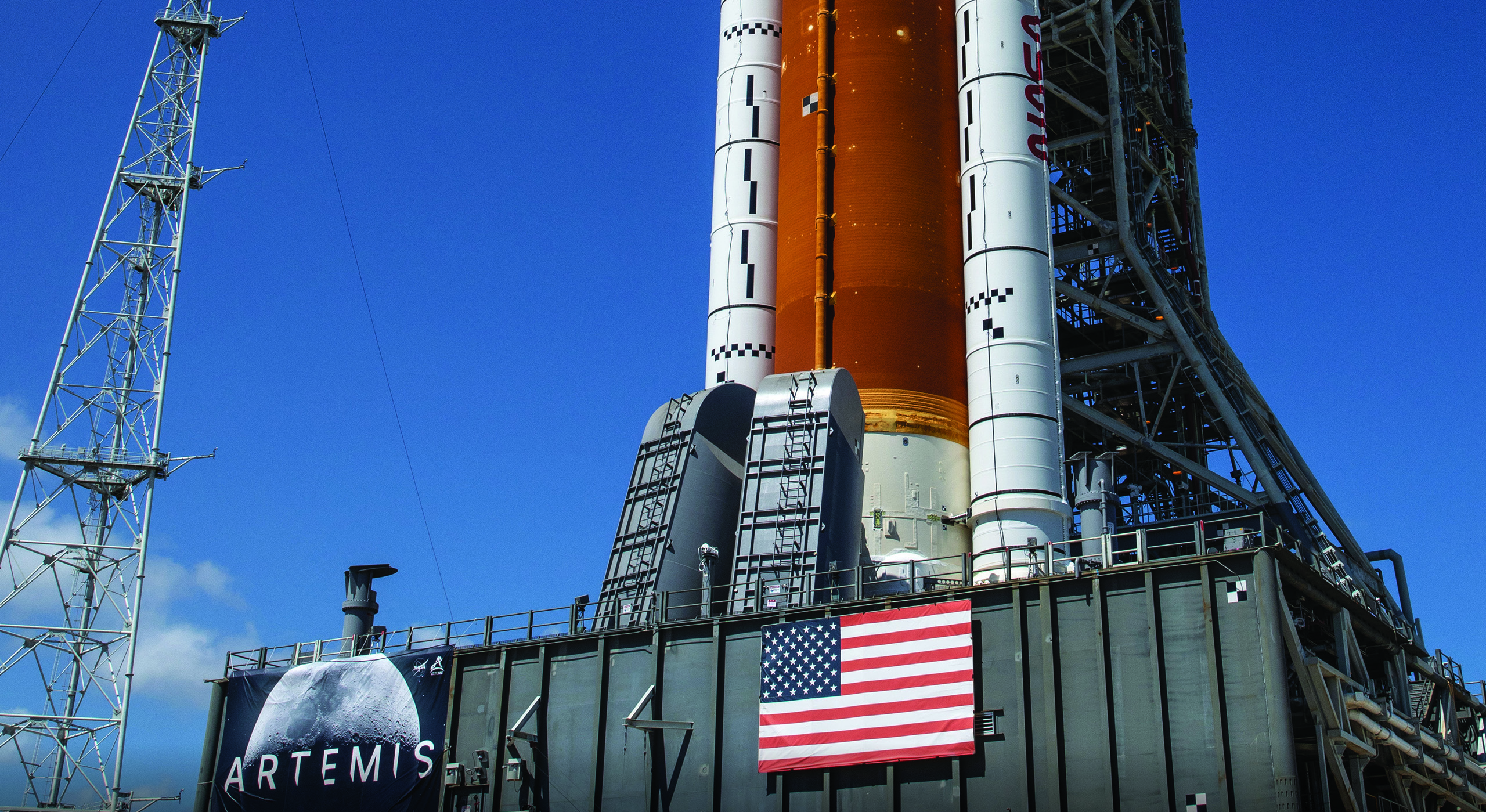 Download NASA's Space Launch System Info Guide - RocketSTEM